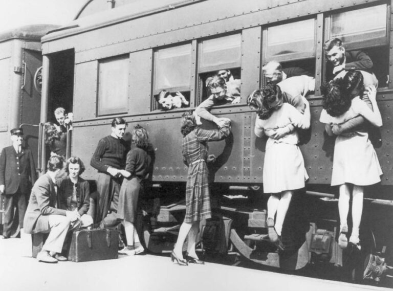 Love during World War Two #3 - WW2 HistoryBook