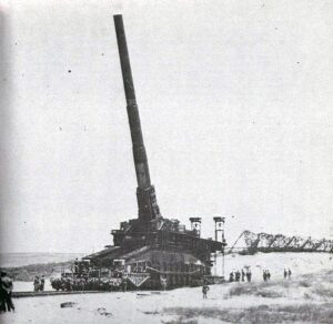 Schwerer Gustav railway gun at Sevastopol - WW2 HistoryBook