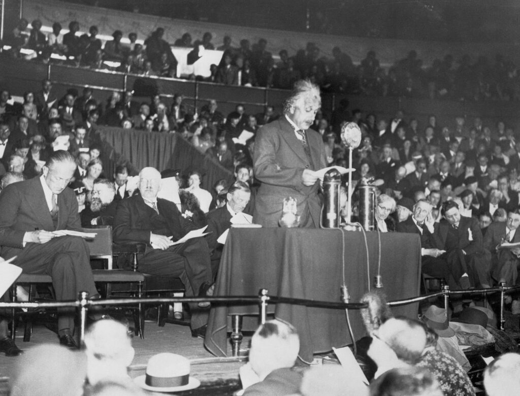 Albert Einstein at the Royal Albert Hall in London, 1933 - WW2 HistoryBook