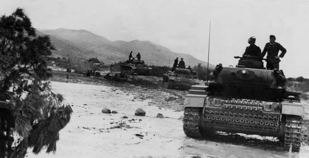 German tanks in Kasserine, Tunisia, 1943 - WW2 HistoryBook